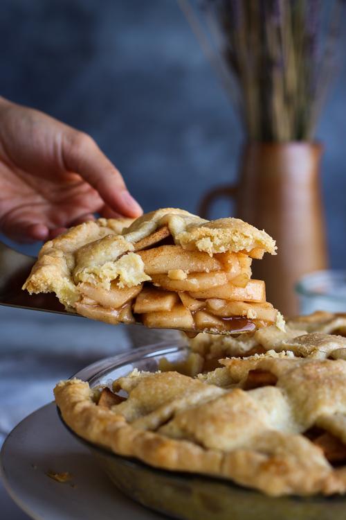 Vegan Apple Pie | Pick Up Limes